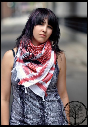 Mau Tampil Gaya dengan Syal? Yuk Intip 8 Cara Jitu Memakai Syal supaya ...