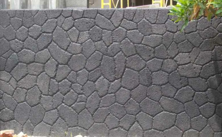 10 Inspirasi Desain Pagar Rumah Impian, Simple dan Menarik