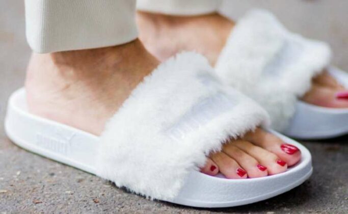 15 Jenis dan Model Sandal Wanita, Nyaman dan Tetap Gaya!