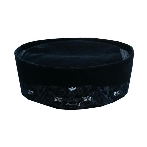 7 Merk Peci Terbaik yang Bagus dan Terkenal - Tokopedia Blog