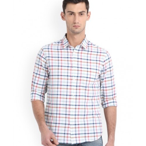 15 Merk Kemeja Pria Branded dan Terbaik untuk Tampil Berkelas