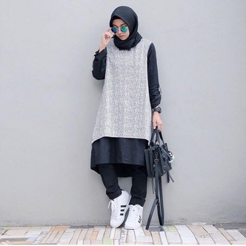 Mix and Match Midi Dress untuk Tampil Chic - Tokopedia Blog