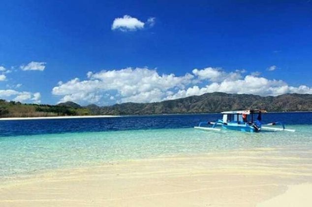 12 Pulau Wisata di Nusa Tenggara Barat Terbaik- Tokopedia Blog