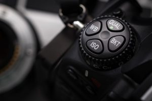 10 Bagian-bagian/Fungsi Tombol Kamera DSLR, Pemula Wajib Tahu!