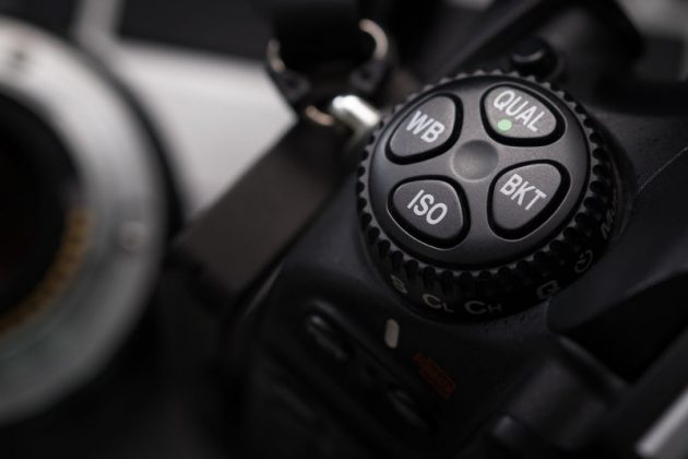 10 Bagian-bagian/Fungsi Tombol Kamera DSLR, Pemula Wajib Tahu!