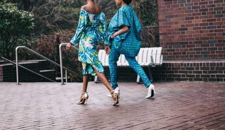 Gaya Berpakaian yang Membuat Wanita Terlihat Lebih Muda - Tokopedia Blog