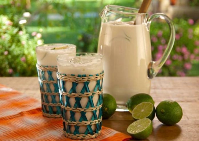 10 Resep Es Kelapa Muda: Lepas Dahaga saat Berbuka Puasa