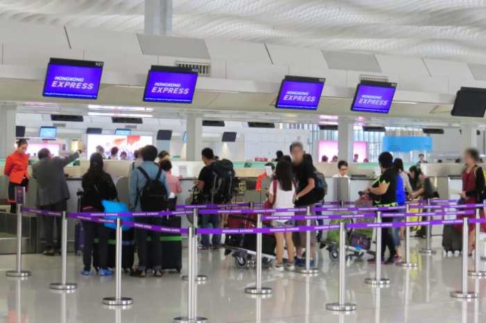 Cara Naik Pesawat untuk Pertama Kali - Tokopedia Blog