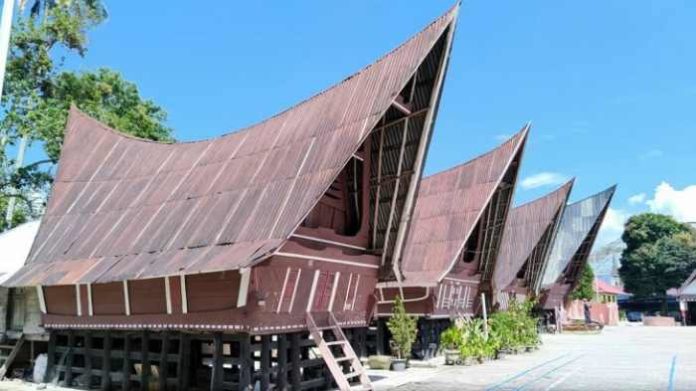 9 Destinasi Tempat Wisata di Parapat - Tokopedia Blog