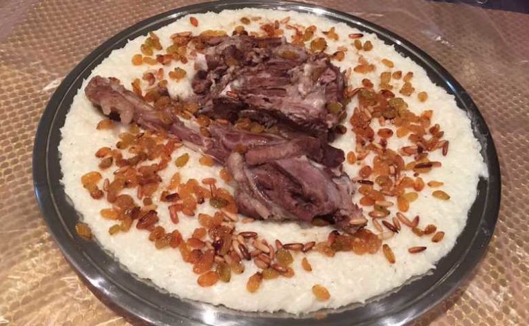 12 Makanan Khas Arab Saudi yang Terkenal Lezat