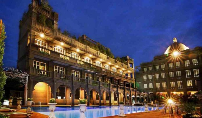 10 Tempat Staycation di Bandung, Dijamin Bikin Liburan Berkesan - Tokopedia