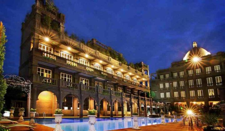 10 Tempat Staycation di Bandung, Dijamin Bikin Liburan Berkesan - Tokopedia