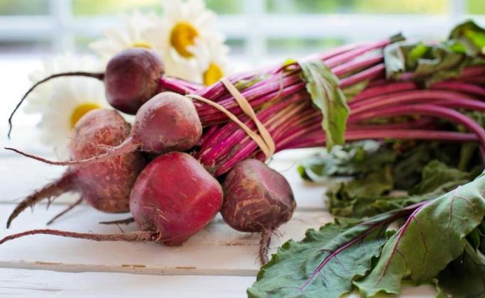 17 Manfaat Buah Bit, Umbi Merah dengan Nutrisi Melimpah