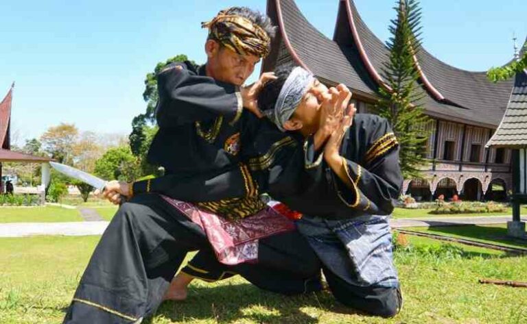 10 Teknik Dasar Pencak Silat yang Sering Digunakan dalam Pertandingan