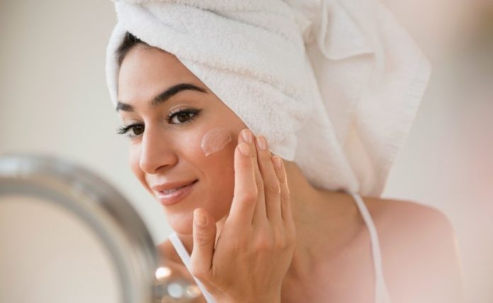 10 Fungsi & Manfaat Toner Wajah yang Sangat Penting