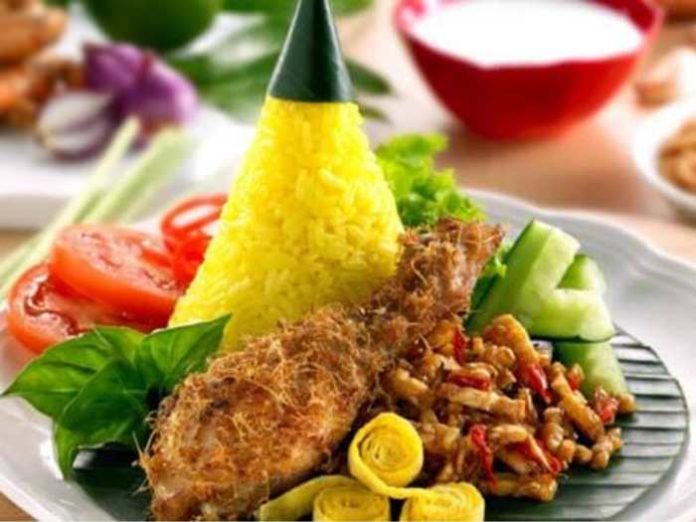12 Hidangan Nasi Khas dari Seluruh Indonesia - Tokopedia Blog