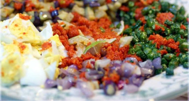 15 Kuliner Khas Samarinda Terlezat, Pantang Pulang Sebelum Cicip!