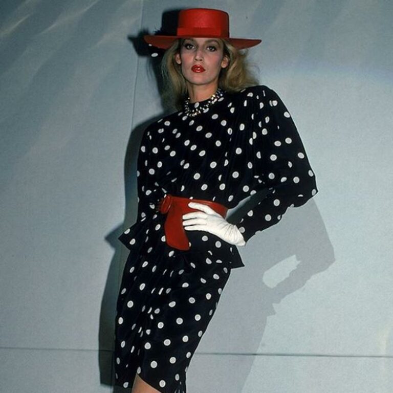 10 Gaya Anak Muda 80an untuk Wanita yang Kembali Populer