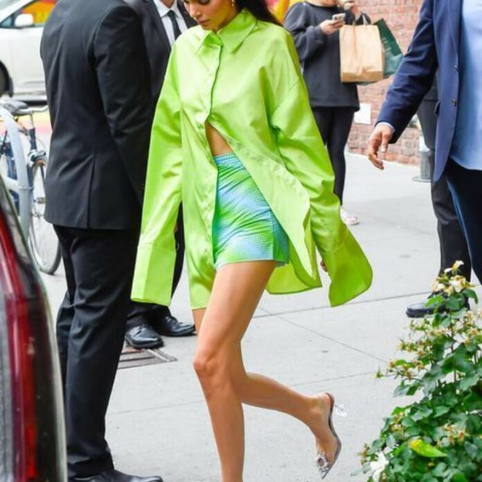 10 Gaya Anak Muda 80an untuk Wanita yang Kembali Populer