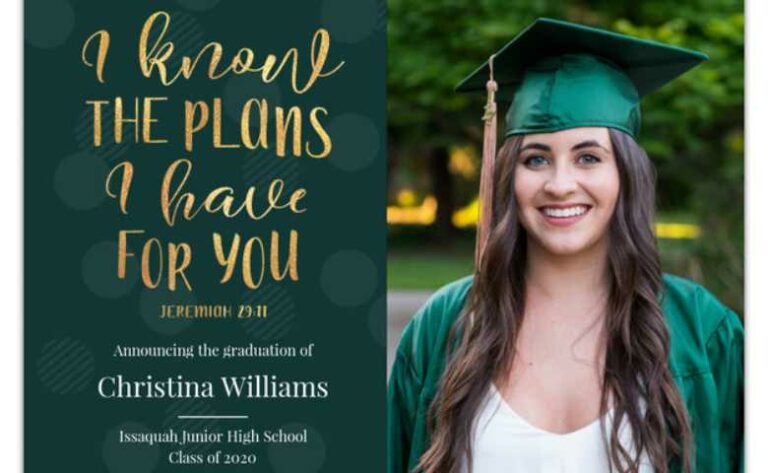 Inspirasi Desain Kartu Undangan Wisuda yang Simple - Tokopedia Blog