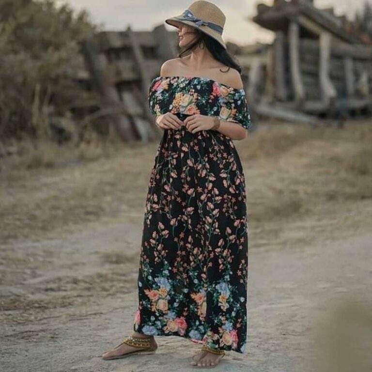 10 Inspirasi Fashion ke Pantai untuk Wanita Terfavorit, Tetap Gaya!