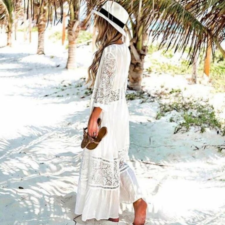 10 Inspirasi Fashion ke Pantai untuk Wanita Terfavorit, Tetap Gaya!
