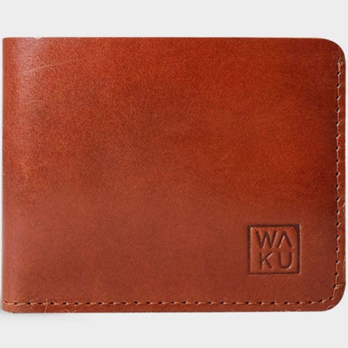 11 Merk Dompet Pria Lokal Terbaik, Bangga dan Berwibawa