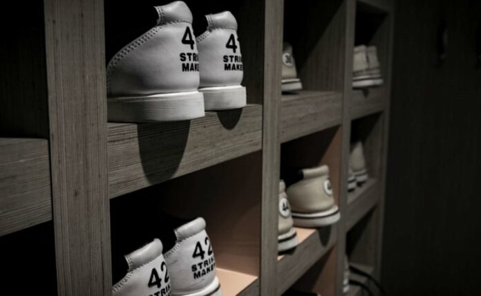 Cara Mengukur Sepatu Wanita yang Benar dan Tepat - Tokopedia Blog