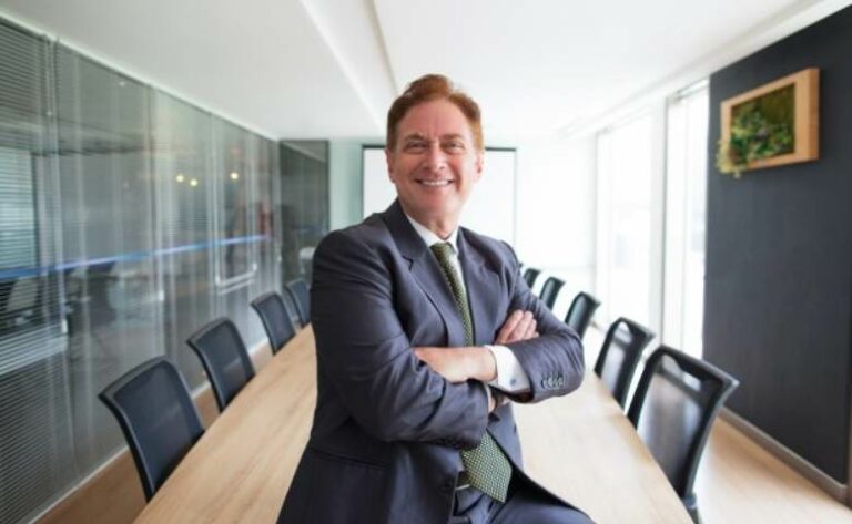 Apa Itu CEO? Simak Penjelasan & Tugas CEO! - Tokopedia Blog