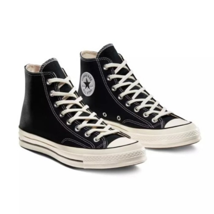 7 Model Sepatu Converse Wanita Paling Dicari, Tampilan Kasual
