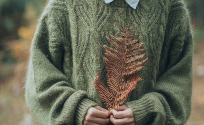 10 Model Sweater Rajut Wanita: Tampil Fashionable! - Tokopedia Blog