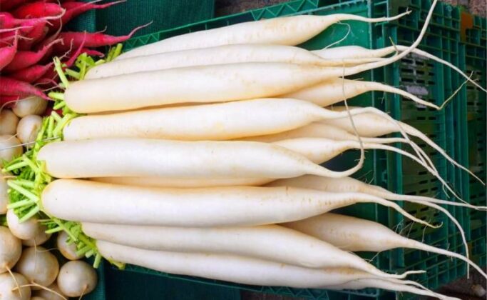 11 Manfaat Lobak Putih: Tinggi Serat, Alternatif Diet