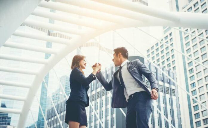 Joint Venture: Pengertian, Manfaat & Contoh yang Wajib Diketahui