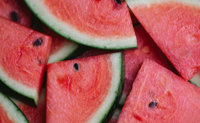 15 Makanan yang Mengandung Kalium: Susu hingga Buah Segar