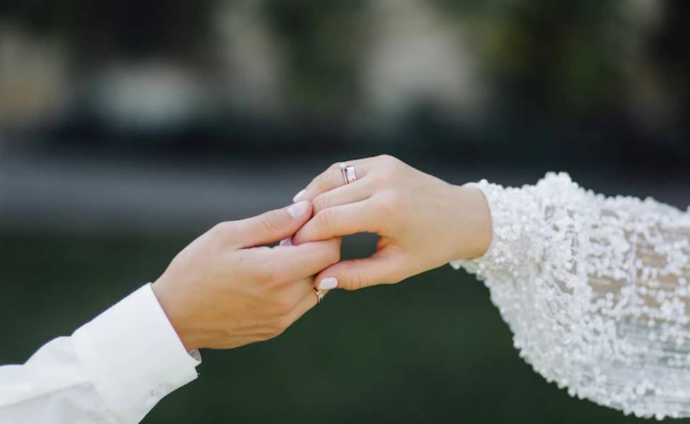 Pengertian Mahram dan Ketentuannya bagi Laki-Laki & Perempuan