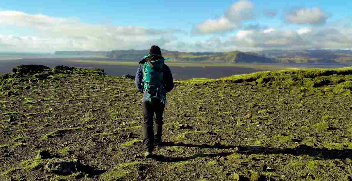 12 Merk Tas Gunung Terbaik Lengkap dengan Harga