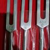 Jual Garpu tala 512 hz, 1024 hz, 2048 hz, Garputala set 3, tuning fork ...