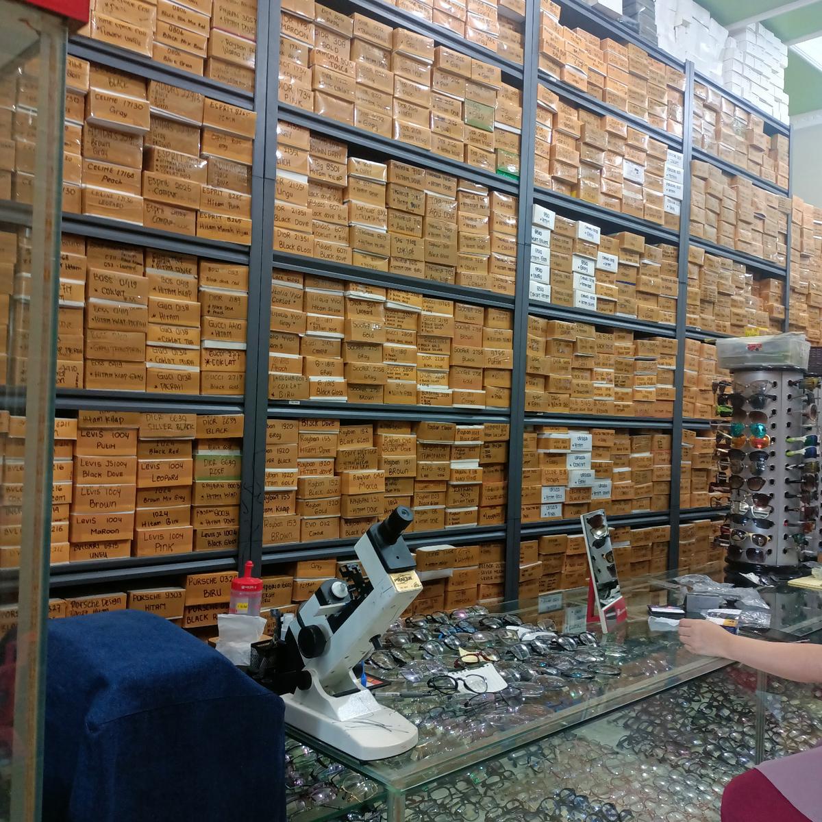 Toko Zee Eyewear Online - Produk Lengkap & Harga Terbaik | Tokopedia