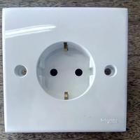 Jual Stop Kontak Clipsal Schneider Classic Terbaik - Harga Murah Juni ...