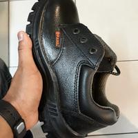 Jual Safety Shoes Kent Terbaik - Harga Murah Mei 2025 & Cicil 0%