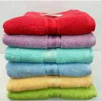 Jual Handuk Merah Putih Terbaik - Harga Murah Juni 2024 & Cicil 0%