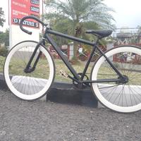 Sepeda Fixie yang Gesit dengan Model Menarik - Mei 2024