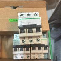 Jual Mcb 3P 40A Schneider Terbaik - Harga Murah Juni 2024 & Cicil 0%