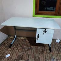 Jual Meja Guru Minimalis Terbaik - Harga Murah April 2024 & Cicil 0%