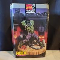 Review Marvel Comics Original Glue Together Model Kit - The Incredible ...