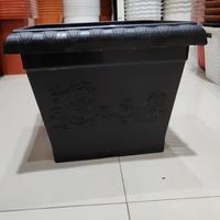 Pot Bunga dengan Aneka Model Unik & Menarik Mei 2025