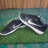 Jual Sepatu Second Branded Model & Desain Terbaru - Harga Mei 2024