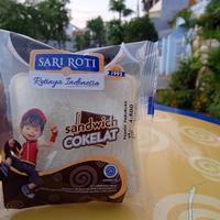 Sari Roti, Sandwich Sari Roti. Eh, Nyanyi Ya?