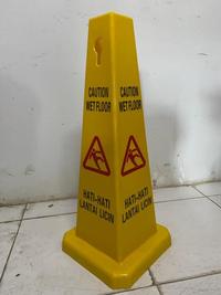Jual Warning Sign Floor Wet Floor Papan Peringatan Lantai Licin Kerucut ...