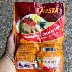 Jual Fiesta Smoked Chicken Breast 250 gram Rolade Dada Ayam Asap Siap ...